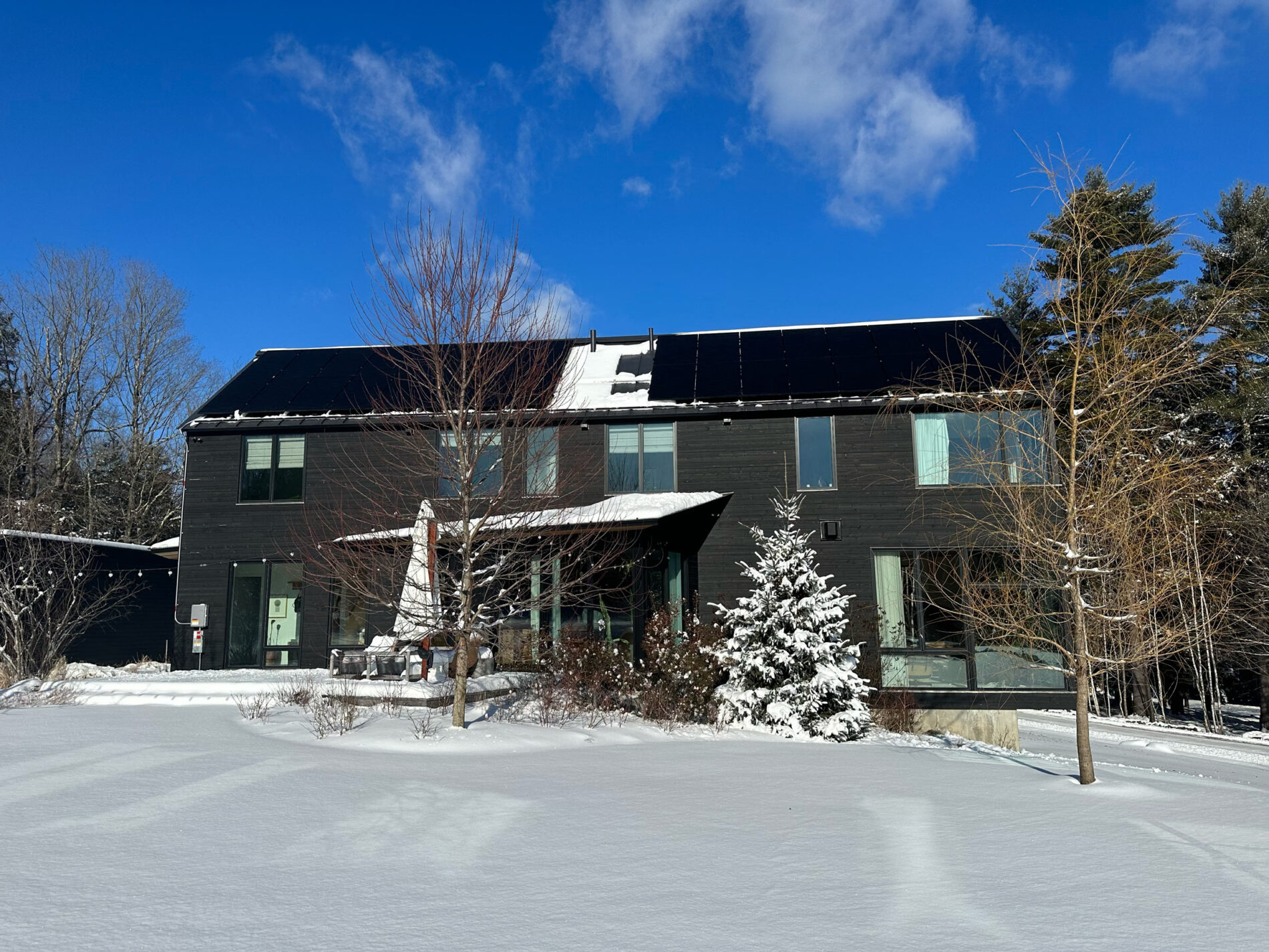 Snowfall and Savings: How Solar Panels Work in Winter - Venture Solar